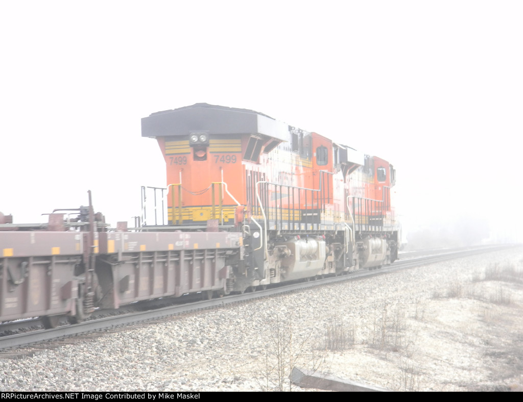 BNSF 7404 FOGGY DAY